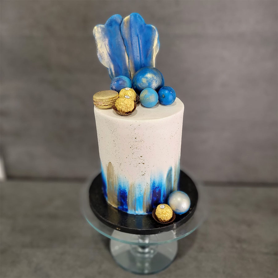 About Us – The Cake Studio by Sana | Custom Cakes